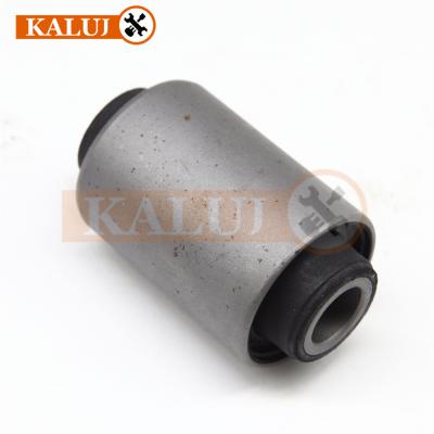 Cina 54560-2S600 54560-8B500 Busta del braccio inferiore Ni-ssan D22 in vendita