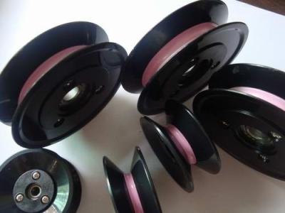 Cina Puleggia ceramica flangiata della guida di cavo cavo di plastica/di nylon con il rivestimento di plastica di POM in vendita