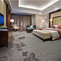 China Grey Modern Home Carpet Tufted Flower Pattern Polypropylene Material for sale