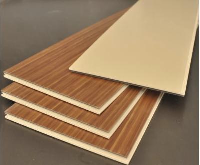China Moderne Houten de Plankbevloering van Pvc voor Binnendecoratie Gestreepte Oppervlakte Te koop