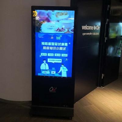Cina Pavimento dell'interno del contrassegno di Digital parteggiato doppio che sta affissione a cristalli liquidi che annuncia il chiosco dell'esposizione in vendita