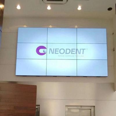 中国 屋内接続スクリーンのビデオ リモート・コントロールのWifi/3G/4Gの高い明るさLCD媒体スクリーンをウォール・ディスプレイ 販売のため