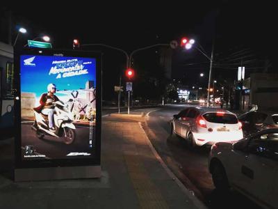 Китай Яркость a Signage 2500nits объявлений цифров рентабельного 75 дюйма на открытом воздухе для автобусной остановки продается