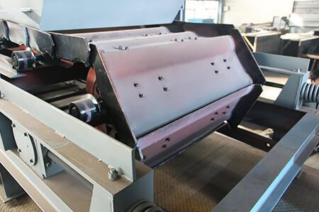 에이프론 공급기는 움직이며 촬영합니다