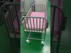 304SUS Hospital Infant Crib Baby Bassinet Bed Trolley Basket With Four Castors