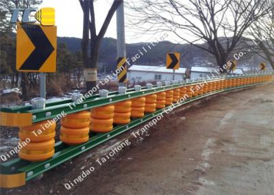 Cina Corrosione di rotolamento ad alta velocità della barriera della guardavia anti per traffico stradale in vendita