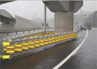 China De Rolling Barrière van EVA Roller System Guardrail Crash van de Verkeersveiligheidsoprijlaan Te koop