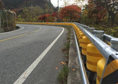 China High Speed Guardrail Rotating Safety Road Barriers Anti Collision EVA materiaal Te koop