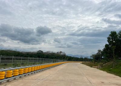 China EVA-materiaal Anti-crash Guardrail Safety Highway Roller Barrier Uitbreidbaar Te koop
