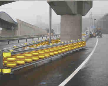 China Highways Guardrail Roll Forming Machine with Large Roller Size Diameter 245/350 Mm for sale