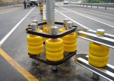 Cina Barriera anti-incidente Autostrada Piastra ondulata Eva Roller Anti-Collision Barriere anti-incidente in vendita