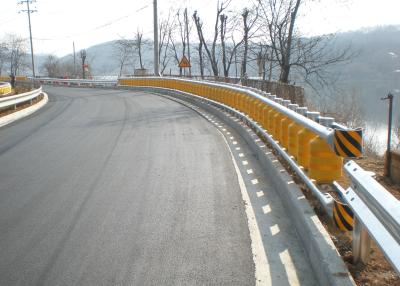 Cina Sicurezza del traffico EVA Autostrada Strada di incidenti cuscino di protezione corrimano barriere a rulli in vendita