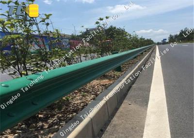 China Gegalvaniseerde stalen barrière Vervaardiger W Beam Guardrail voor de veiligheid van de snelweg Te koop