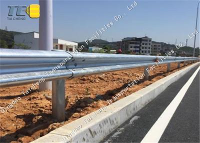 China Venda a quente Barreiras curvas de proteção de aço galvanizado W Beam Estrada rodoviária Barreiras de colisão rodoviária à venda