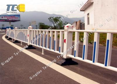 Cina Porta esterna chiusa con bullone Acciaio connesso Fence bianca di plastica Autostrada municipale costruzione galvanizzata in vendita
