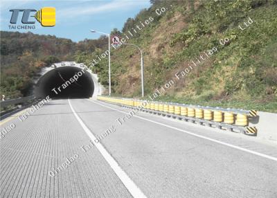 Cina Parapetto sicuro del rullo della barriera del rullo della strada principale di traffico stradale resistente all'uso in vendita