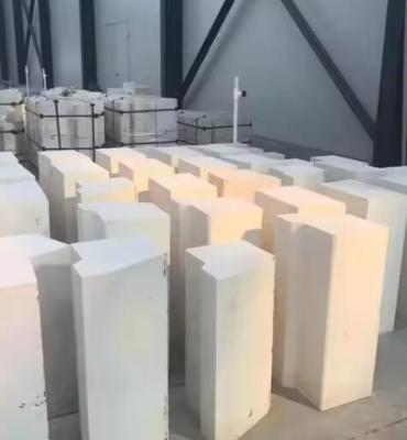 China Hoogtemperatuur slijtvastheid 95% Al2O3 vuurvaste witte korundsteen voor elektrische boogovens Te koop