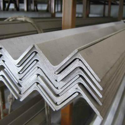Cina i profili uguali di acciaio per costruzioni edili di 38x38mm spolverizzano le barre d'acciaio scanalate rivestite di angolo in vendita