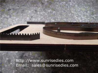 China Indented teeth blade steel cutting dies for shoe insole, indentation rule cutting dies, for sale