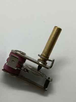 Cina Termostato bimetallico regolabile con intervallo di temperatura 50-250 C e 100 cicli di resistenza in vendita