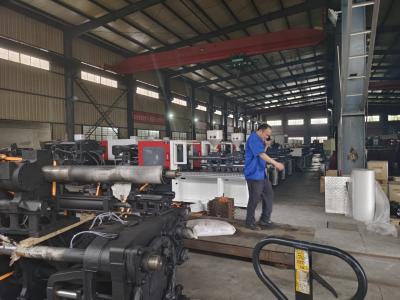 China De injectie a-70ton van XY70 \ de verticale het vormen van de de injectiemachine van het machinealuminium machine van de de lepelsinjectie plastic Te koop