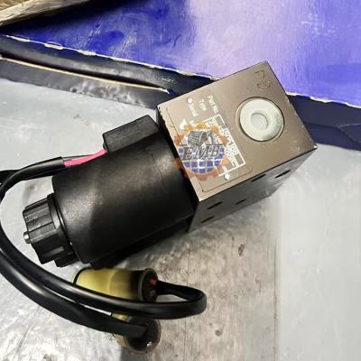 China Válvula de solenoide original nueva 14505168 VOE14505168 para excavadora EC460 EC700 en venta