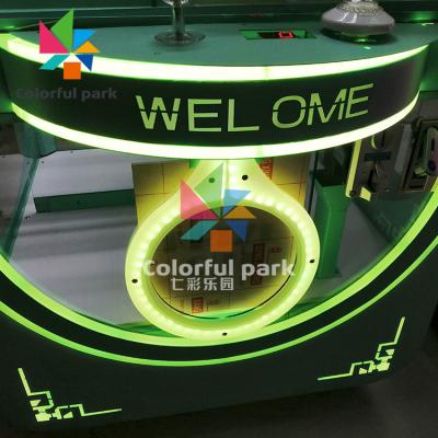 中国 私たちのカラフルな直接爪クレーンアーケードゲームマシンで勝利のスリルを体験してください 販売のため