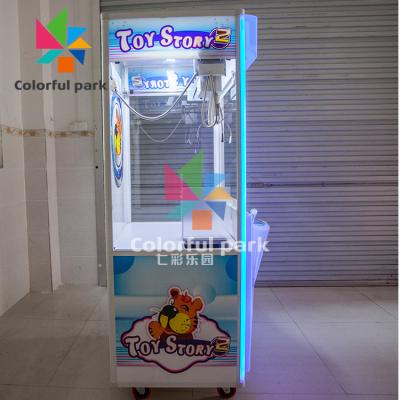 Cina Apparecchiatura a manica di gru con monete di rifornimento diretto adatta per il centro giochi di divertimento in vendita