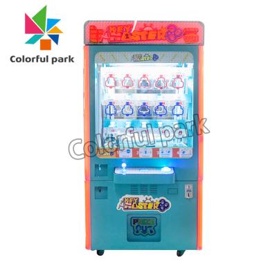 Cina 220V Simulator Prize Game Luxury Key Master Coin Operated Vending Machine per 8 anni in vendita