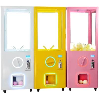 Cina Grande distributore di capsule per bambini di 3 anni e palle di giocattoli in un parco colorato in vendita