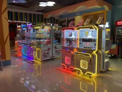 Cina Macchina di gioco a presa di conigli spaziale impermeabile a monete per le esigenze dei clienti in vendita