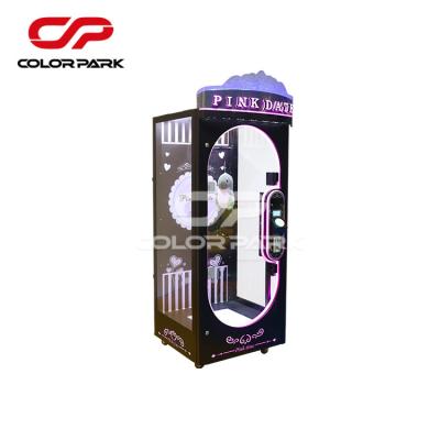 Cina Cut ur Prize Gift Arcade Game Coin Operato Pink Date Prize Claw Machine in vendita