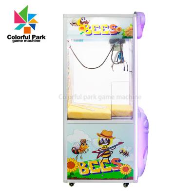 Cina Certificato CE Macchina da vendere regalo a manica d'api con monete per giochi arcade 81cm in vendita