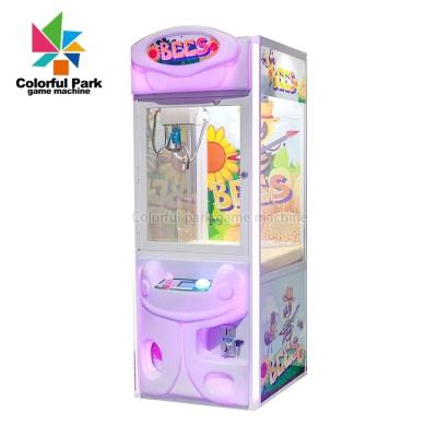 Cina Colorato Park Bee Cartoon Shape Claw Crane Coin Operated Game Machine in Arcade Indoor in vendita