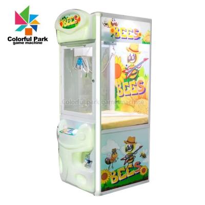 Cina Colorato Park Bee Cartoon Shape Claw Crane Coin Operated Game Machine in Arcade Indoor in vendita