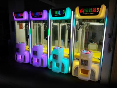 Cina Amusement Game Center Piccolo giocattolo Claw Crane Machine per bambini Online Vending Thrills in vendita