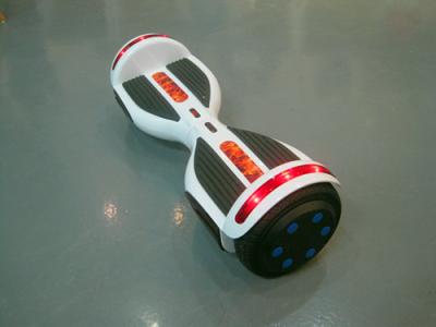 Cina Auto di sport all'aperto che equilibra la ruota elettrica del doppio di Hoverboard con le luci del LED in vendita