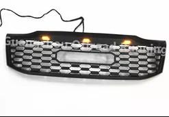 Cina Luci di titanio di Hilux Vigo Front Grill With LED in vendita