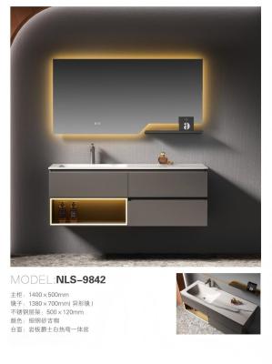 中国 カスタマイズ可能な浴室 衛生用品 空気マッサージとカスタマイズ可能な機能の自由立体アクリル浴槽 販売のため