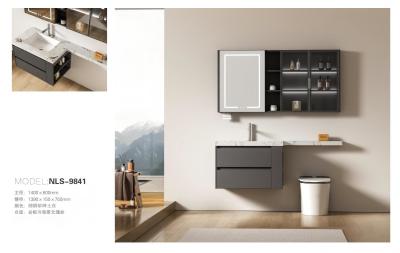 China Baño de acrílico independiente con masaje de aire y función personalizable en venta