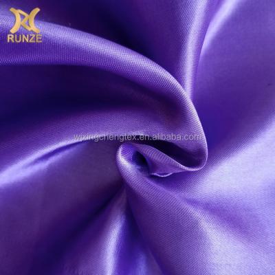 Cina Tessuto satinato di seta rosa stampato per sari in vendita