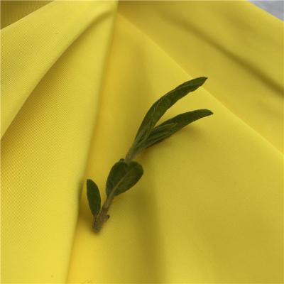 Cina Densità personalizzabile tessuto di pelle di pesco 112GSM poliestere in microfibra per pantaloni da spiaggia in vendita