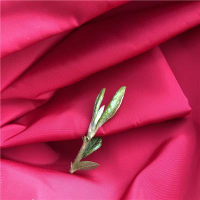 Cina Densità personalizzabile tessuto di pelle di pesco 112GSM poliestere in microfibra per pantaloni da spiaggia in vendita