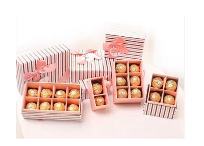 China Stripe Pattern Different Size/Shape Cardboard Chocolate Strawberry Boxes for sale