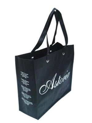 China Custom environmentally friendly Printed PP Non Woven Bag black color for advertising for sale