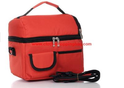 China Outdoor red built lunch bag for women keep food fresh with handle for sale