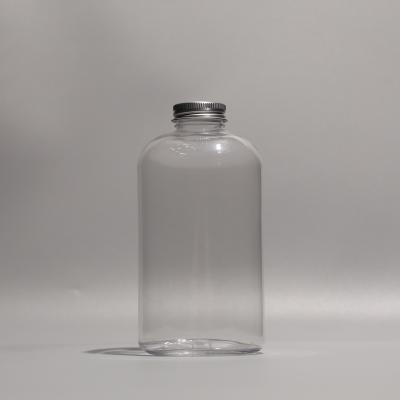 China Blow Molding Plastic PET Bottle Disposable Plastic Containers Perfect for Catering Events Food Service and Delivery Needs for sale