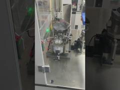 Verticale boormachine voor het balanceren van twee stations met aandrijflijn