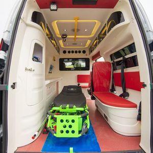 China Hospital Medical Equipment Emergency Ambulance for Patients Delivery Transport and Treatment Made in China for Sale for sale
