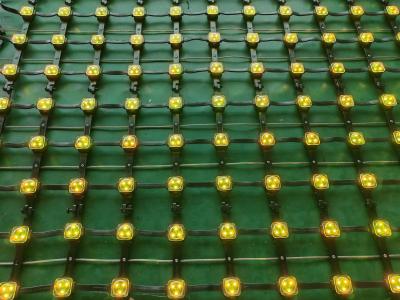 China Cortina de malha LED RGB flexível programável P83 DC12V, tela de malha LED, tela de rede LED dobrável para exterior à venda